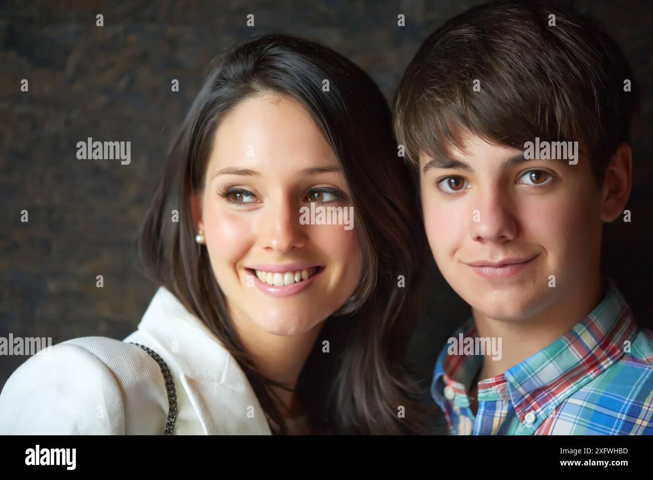Portrait of brother and sister Stock Photo - Alamy