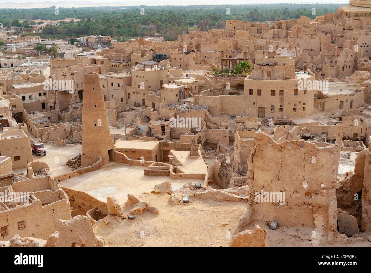 Ancient egypt mud brick houses hi-res stock photography and images - Alamy