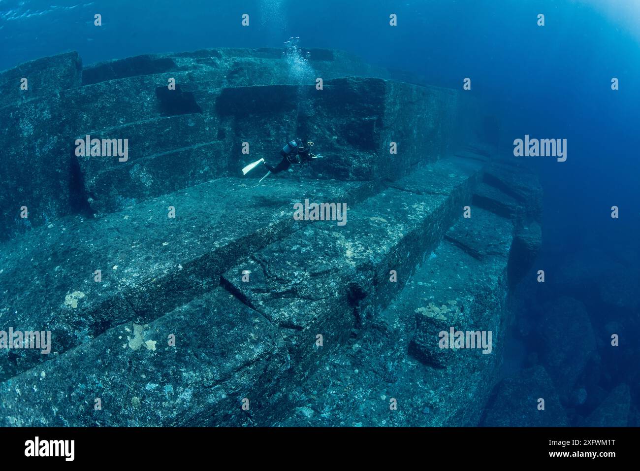 Yonaguni monument hi-res stock photography and images - Alamy
