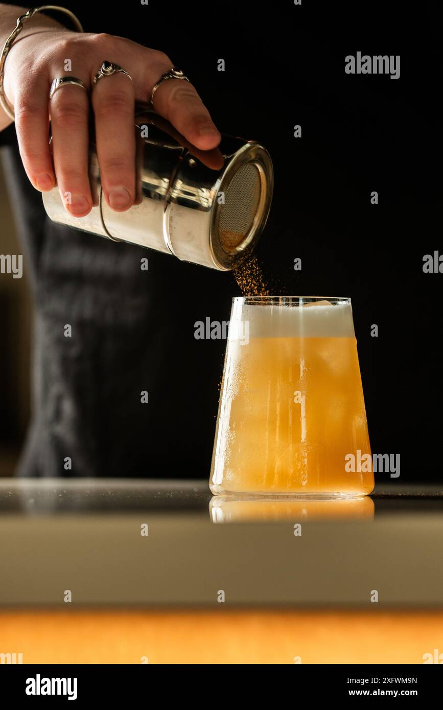 Cocktail bartender hi-res stock photography and images - Alamy