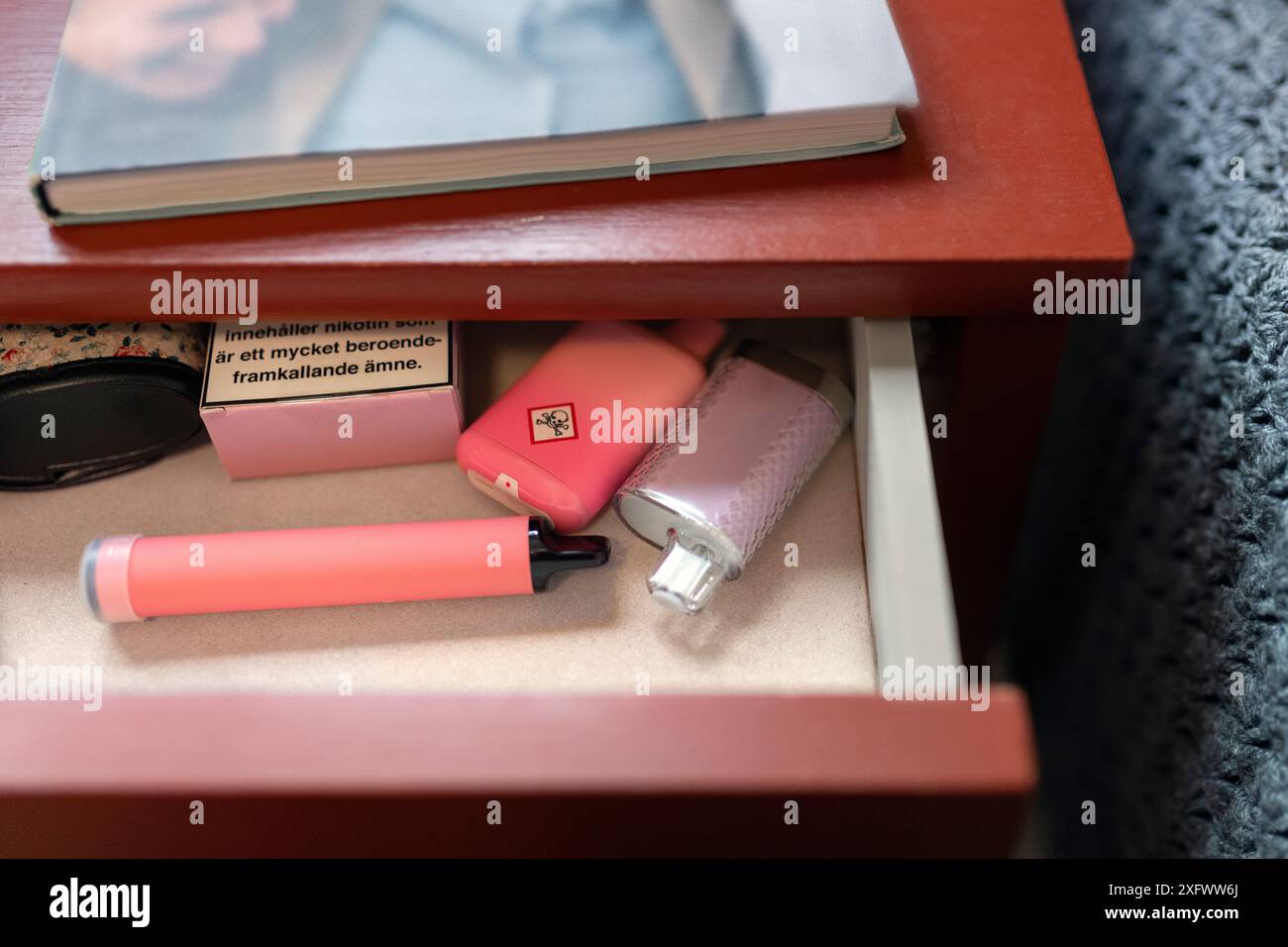 Electronic cigarette close up in hi-res stock photography and images ...