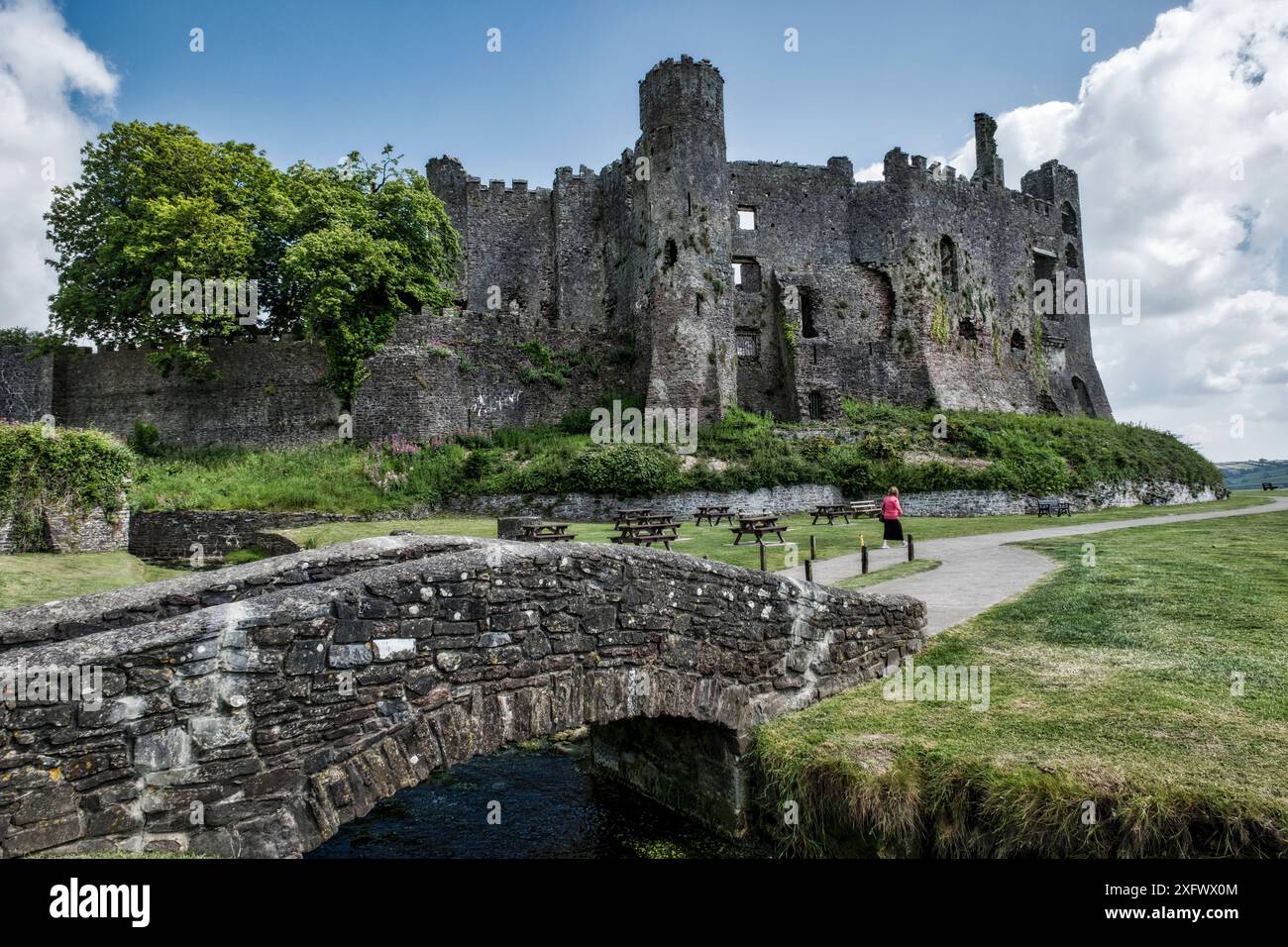 Laugharnes castle hi-res stock photography and images - Alamy
