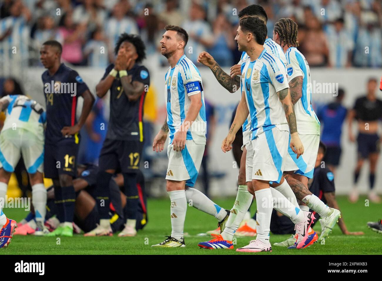Houston, USA. 04th July, 2024. HOUSTON, TEXAS - JULY 04: Players of ...