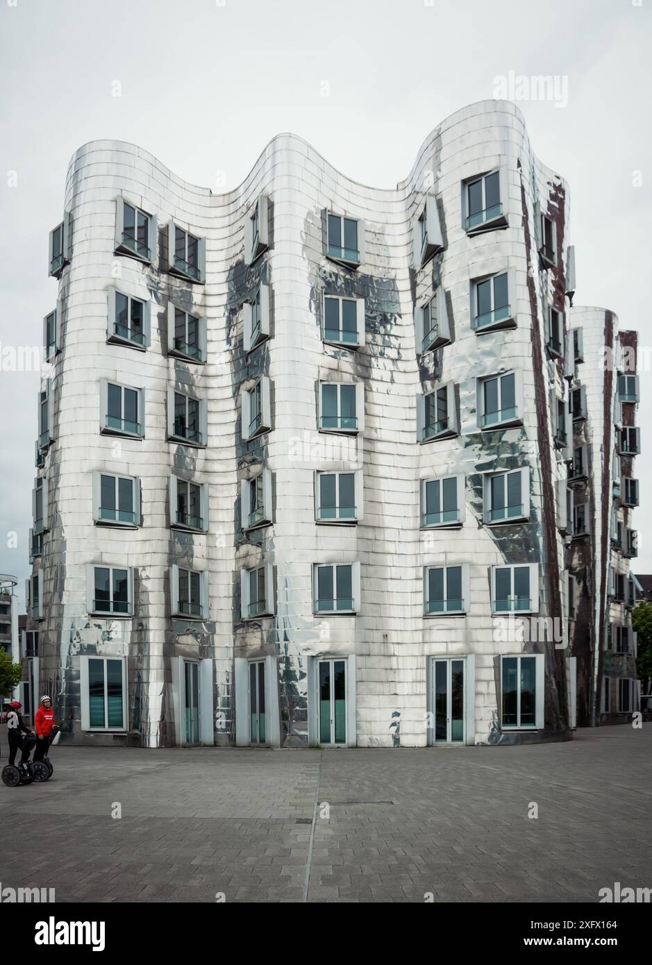 Neuer Zollhof, chrome residential house - one of the Gehry Buildings in ...