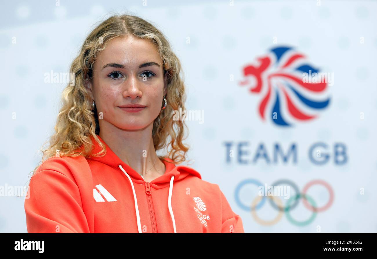 Phoebe gill paris 2024 hi-res stock photography and images - Alamy
