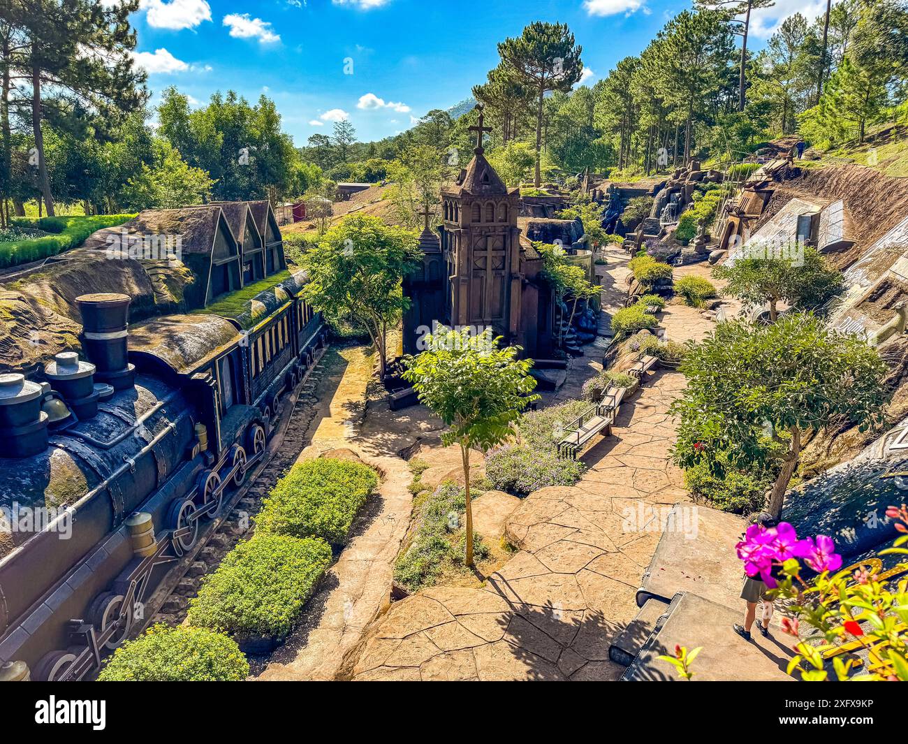 Clay Tunnel sculptures in Dalat, Vietnam Stock Photo - Alamy