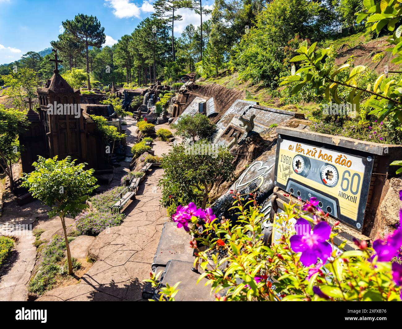 Clay Tunnel sculptures in Dalat, Vietnam Stock Photo - Alamy