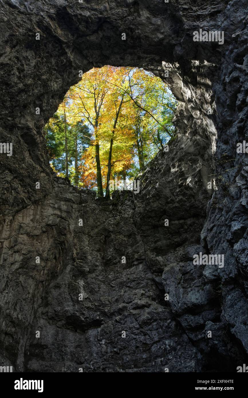 Collapsed cave system hi-res stock photography and images - Alamy