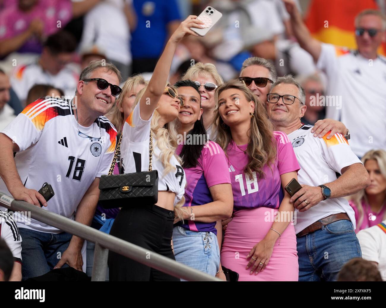 Lea Prinz, girlfriend of Maximilian Mittelstaedt, takes a selfie with ...