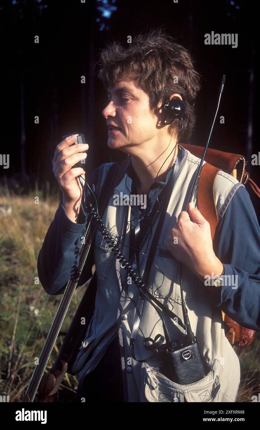 Female hunter hi-res stock photography and images - Alamy