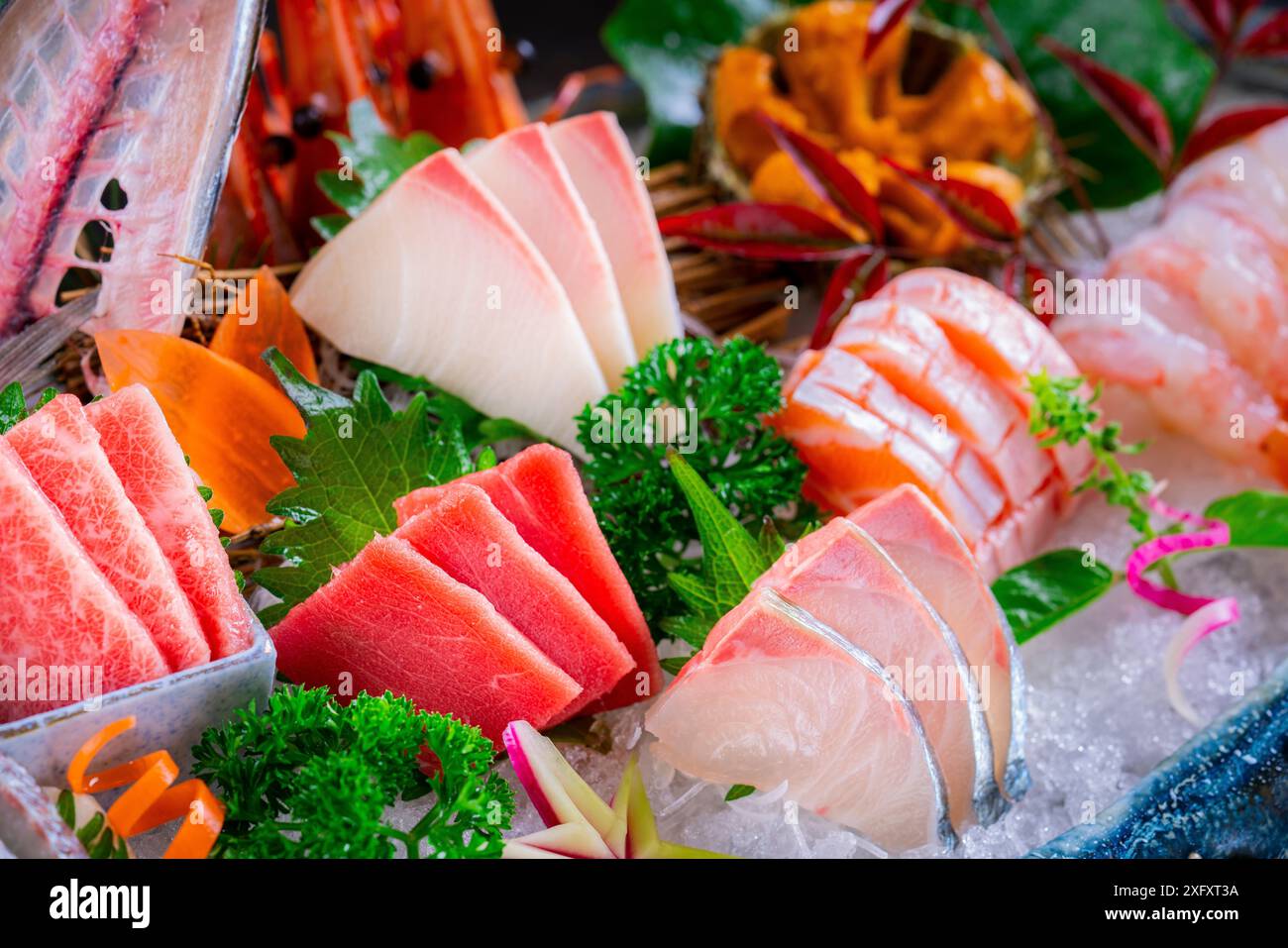 authentic japanese sashimi platter ，fresh sashimi set on ice, Japanese ...