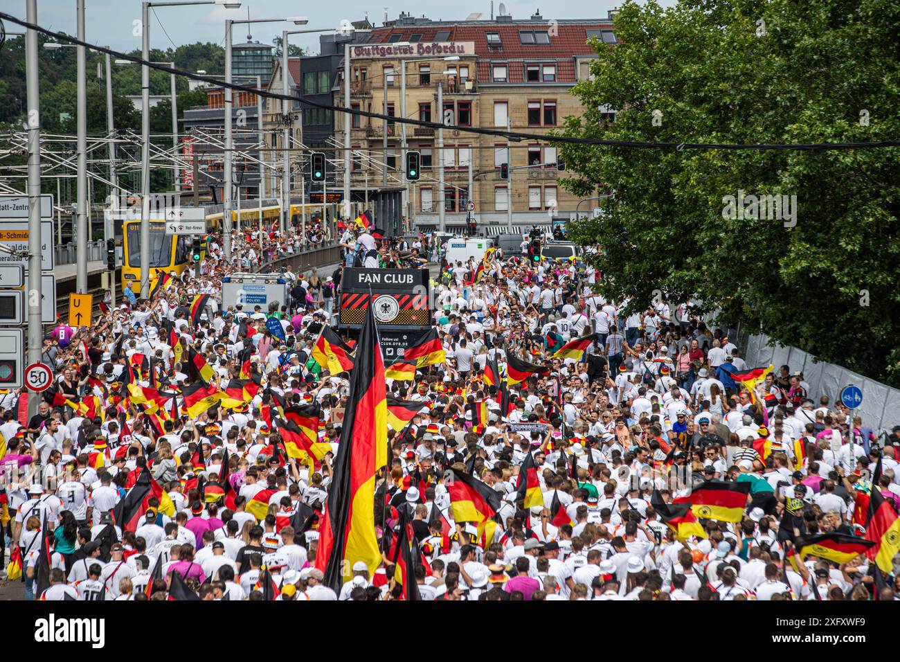 Deutscher Fanmarsch in Stuttgart zum Viertelfinale der UEFA Euro 2024 ...