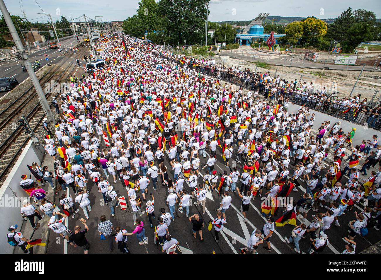 Deutscher Fanmarsch in Stuttgart zum Viertelfinale der UEFA Euro 2024 ...