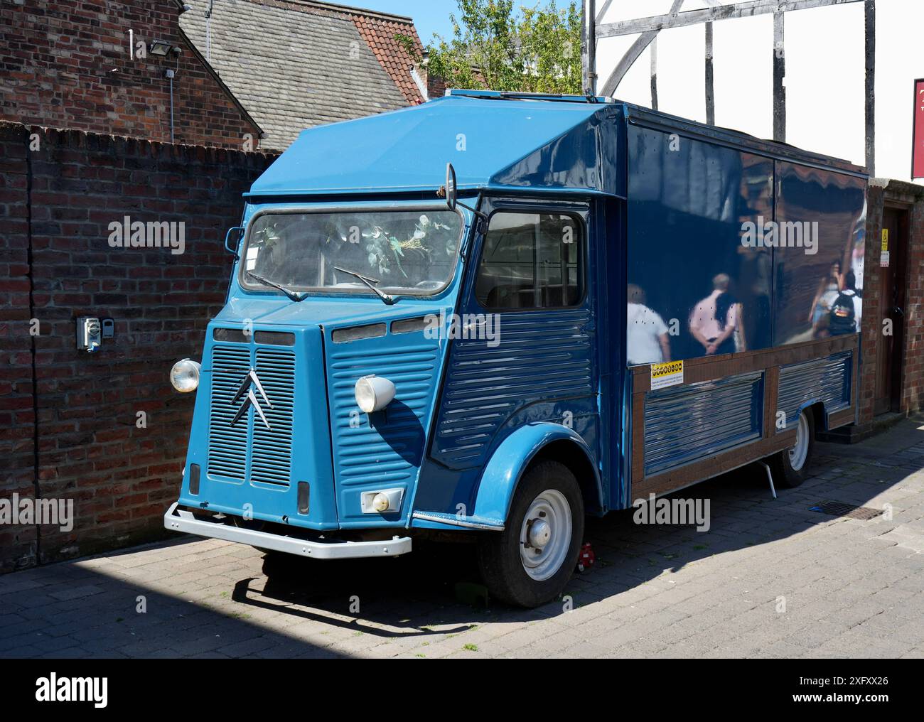 Blue Citroën H-Type van, produced by Citroën for 34 years from 1947 to ...