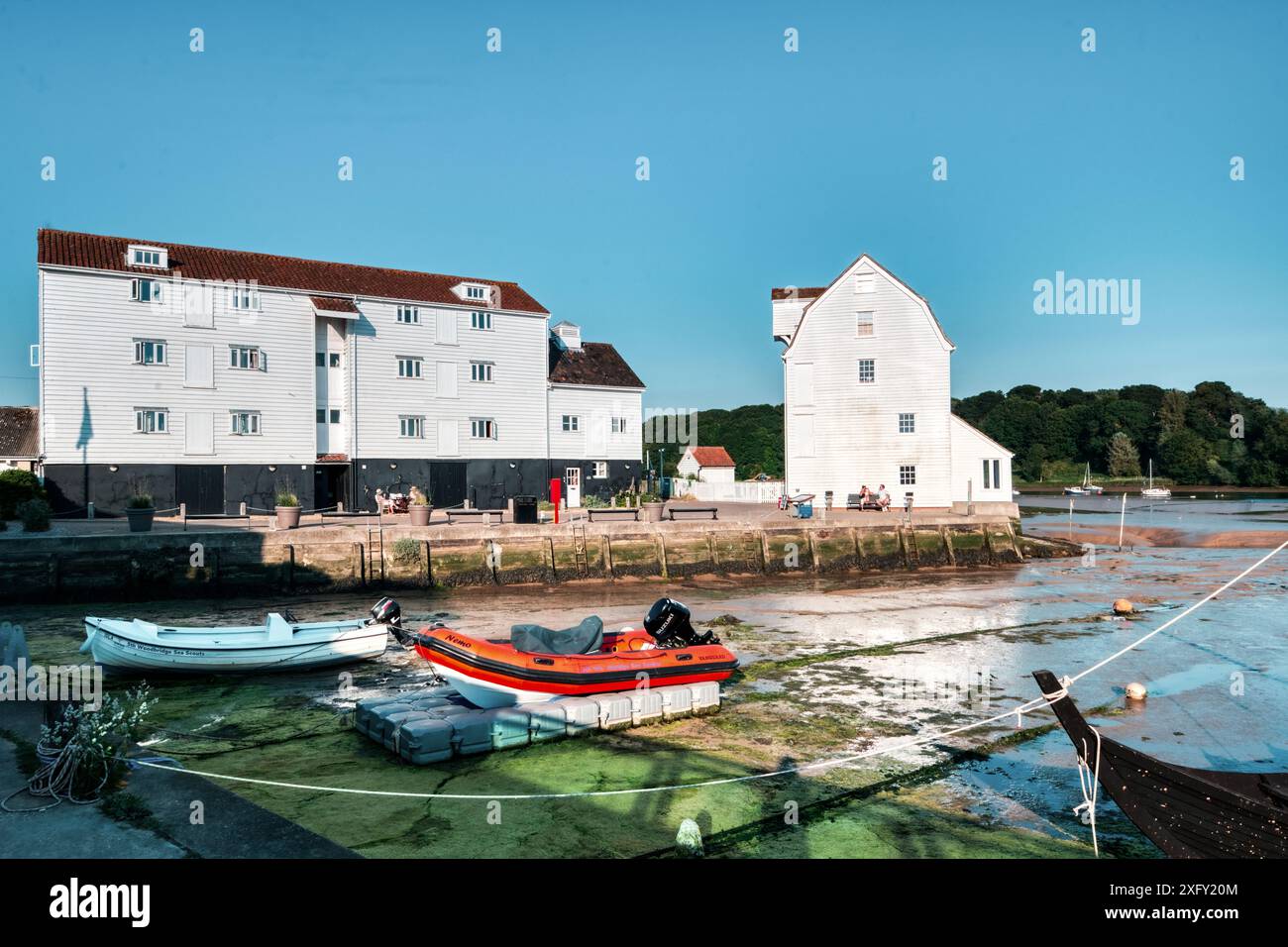 Tide Mill Woodbridge, low tide at Tide Mill Harbour, River Debden ...