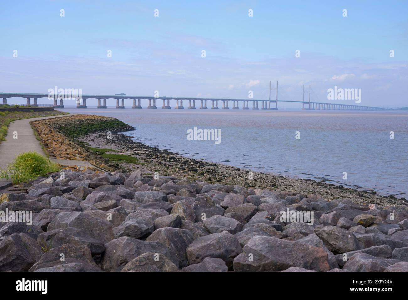 Stone, river bank, M4 highway, Princ of Wales Bridge, River Severn ...