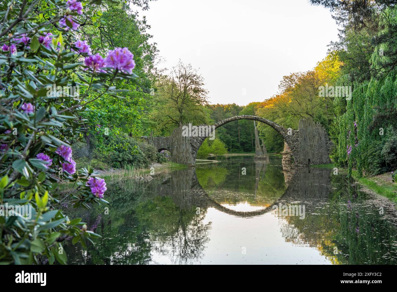 The Rakotzbrücke bridge in Kromlau Rhododendron Park in Saxony Stock ...