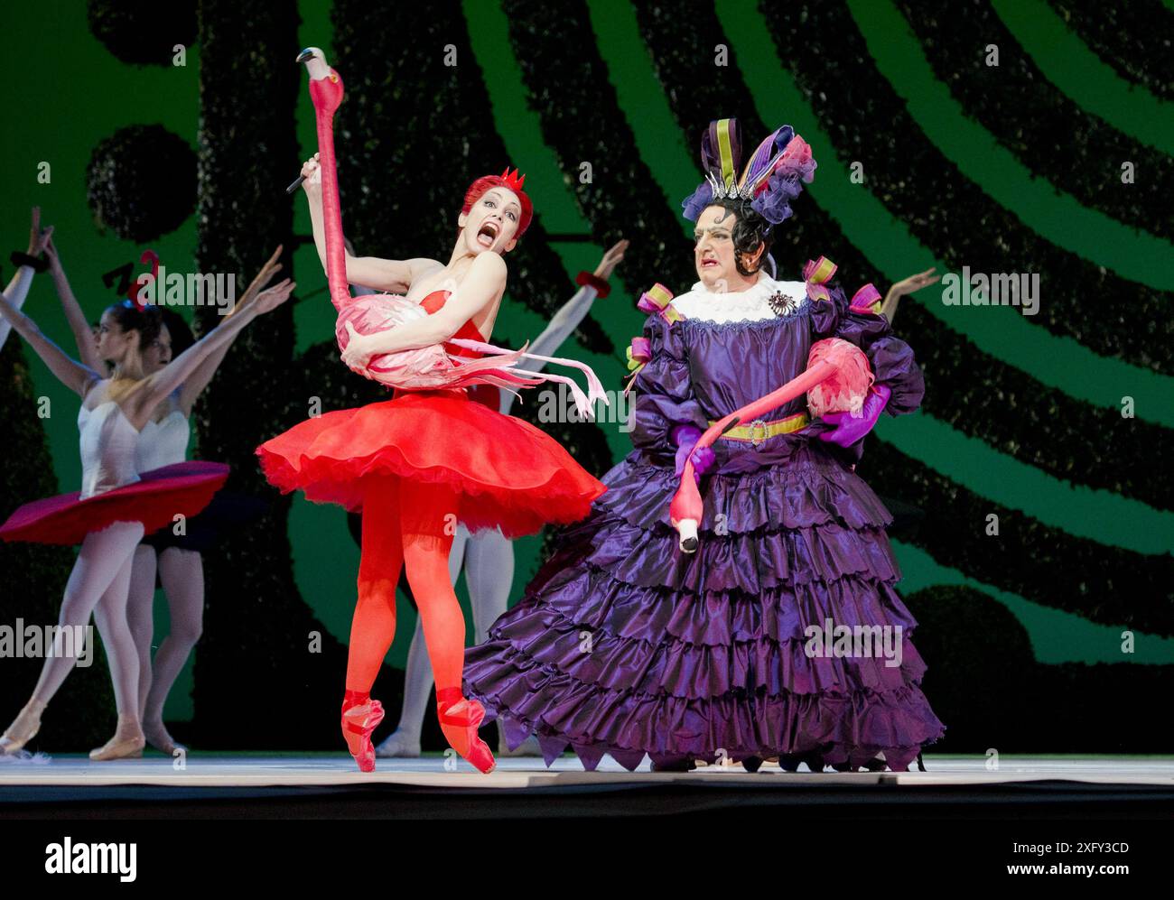 Tamara Rojo (The Queen of Hearts), Simon Russell Beale (Duchess) in ...