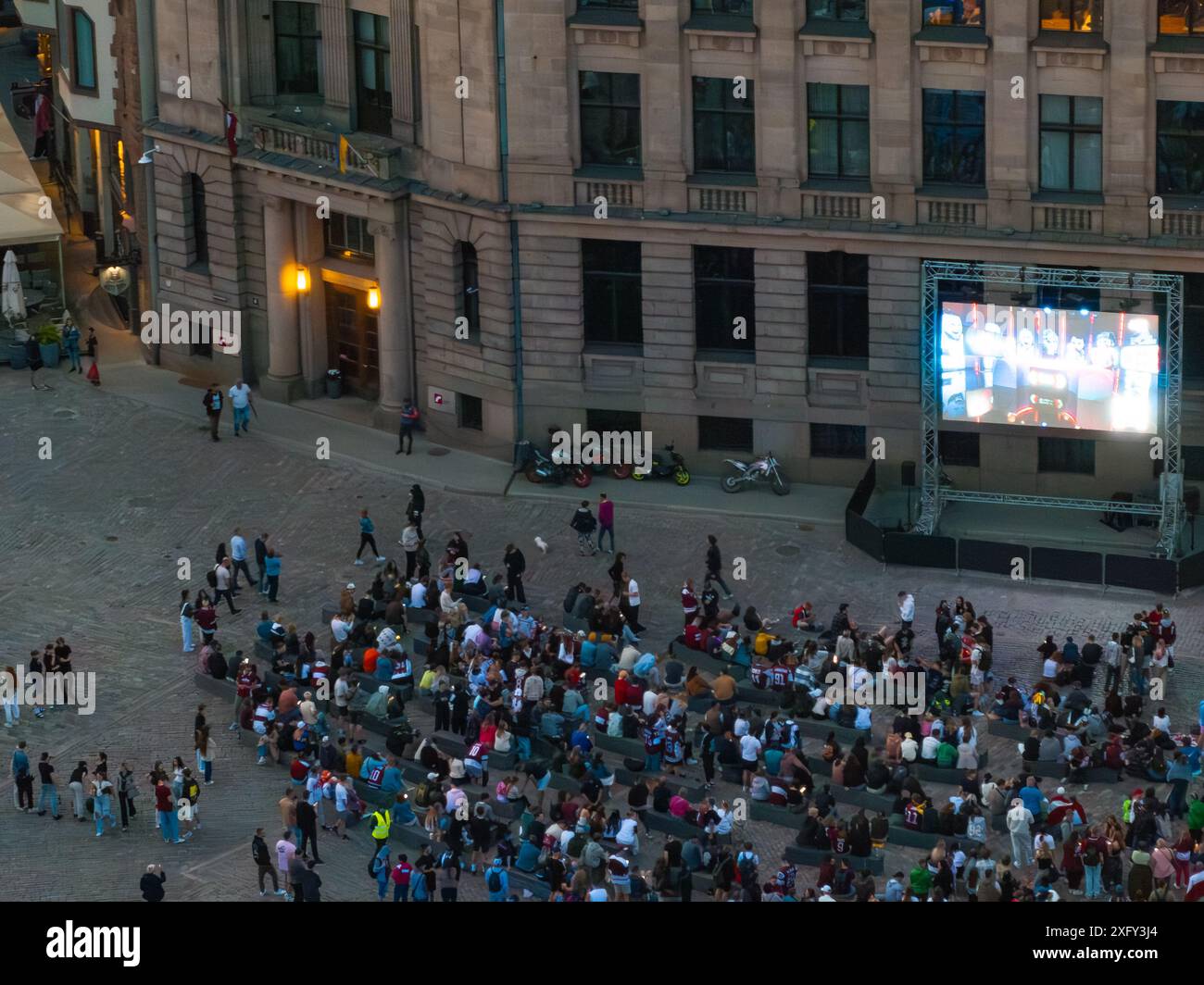 Outdoor stage metal crowd hi-res stock photography and images - Alamy