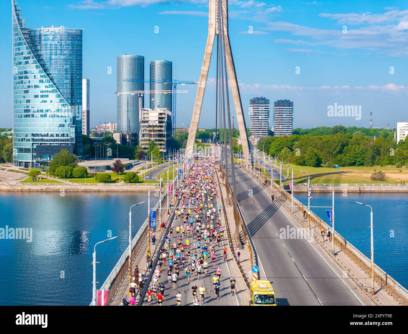 Marathon aerial skyscrapers hi-res stock photography and images - Alamy