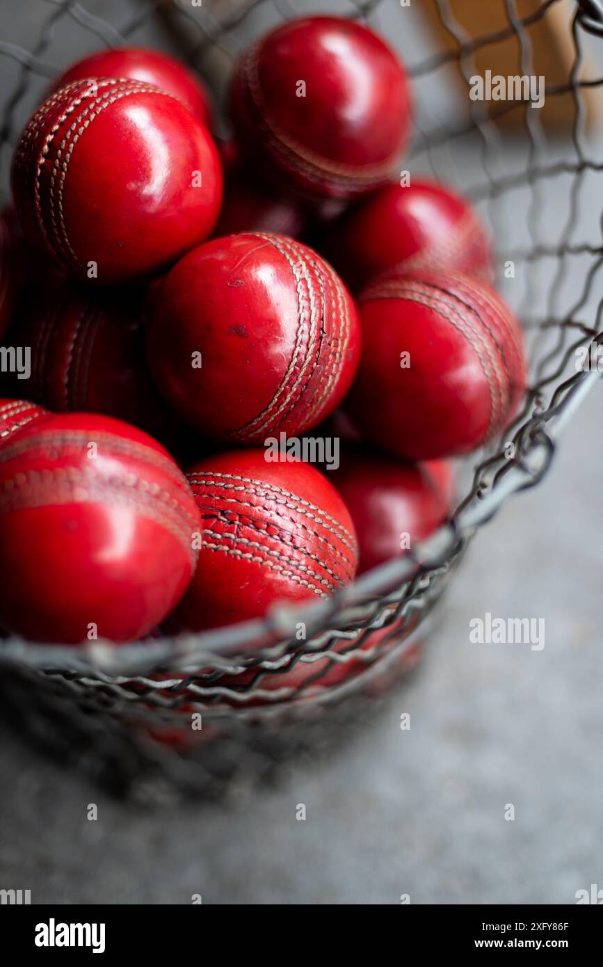 Vintage cricket hi-res stock photography and images - Alamy