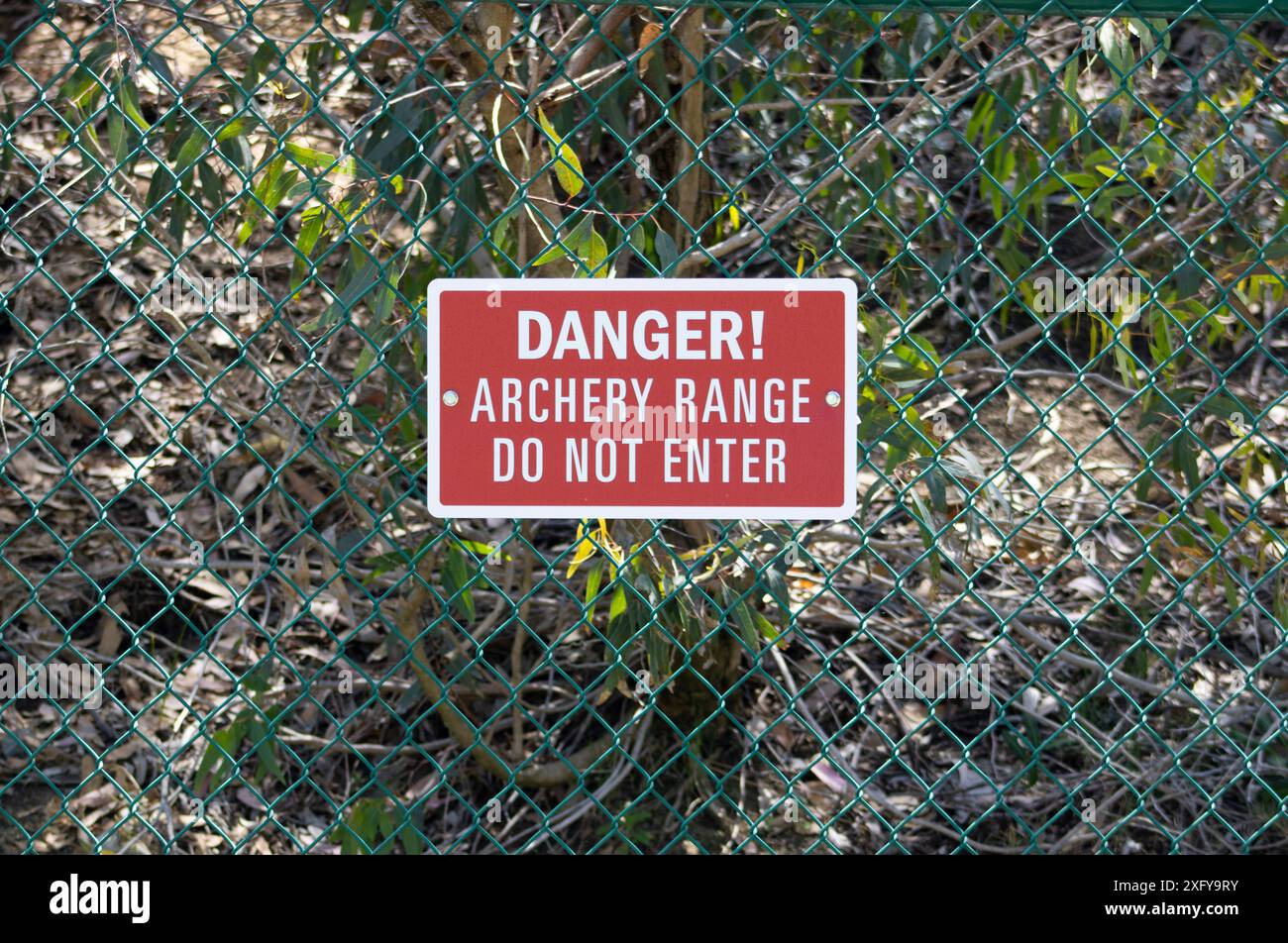 danger archery range do not enter sign Stock Photo - Alamy