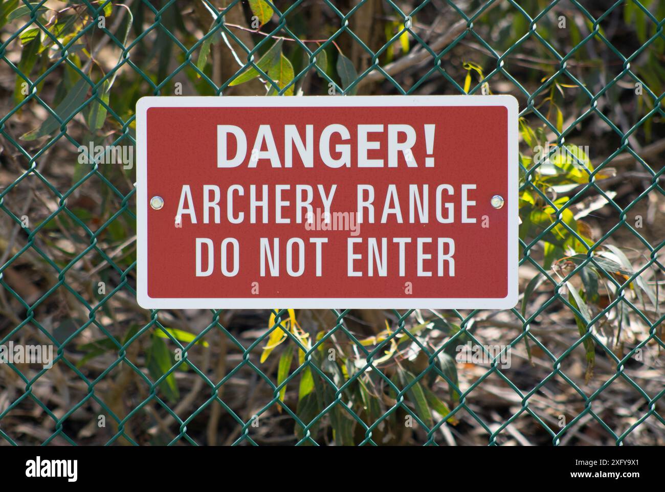 danger archery range do not enter sign Stock Photo - Alamy
