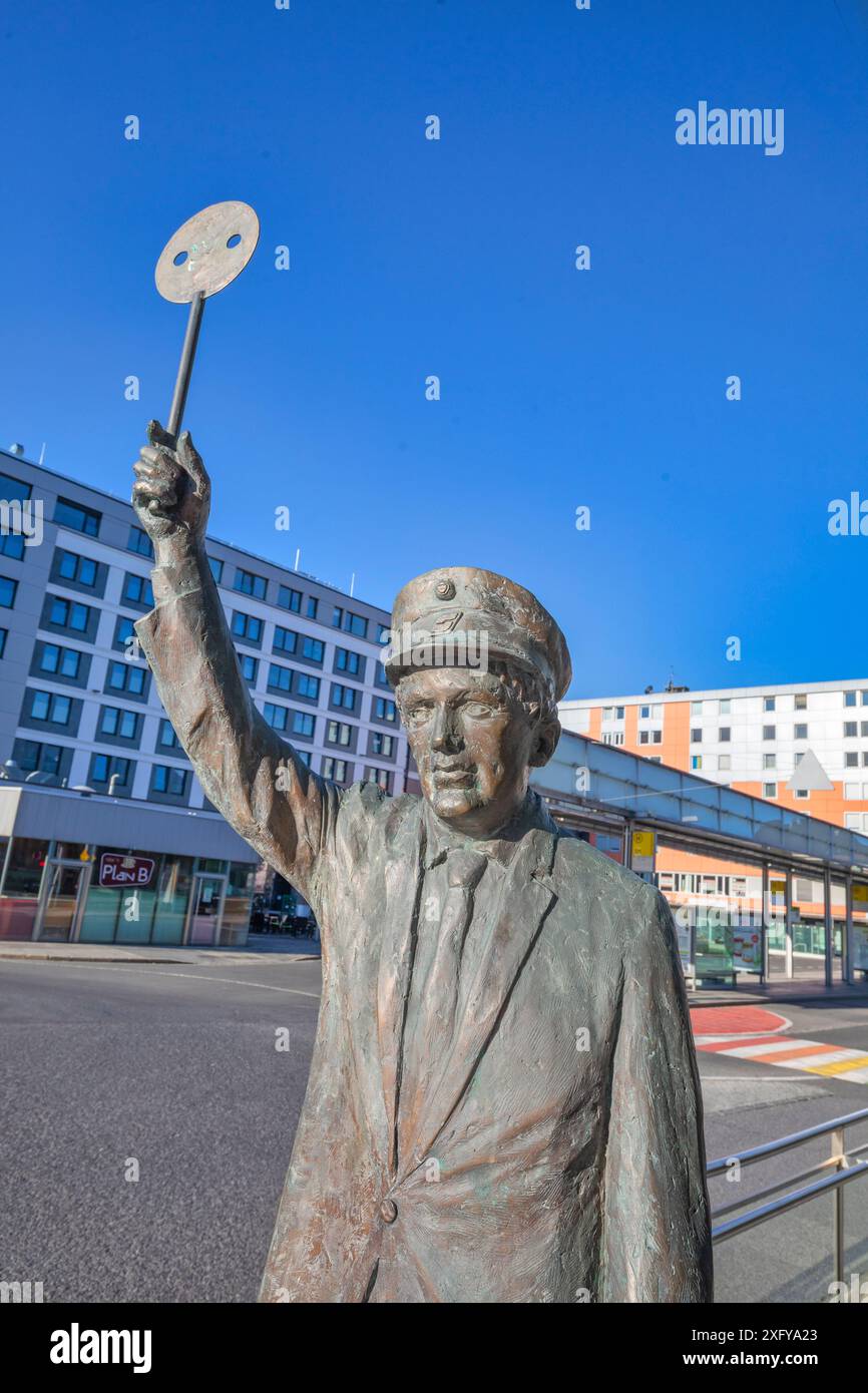 The Railway Worker, bronze statue designed by Friedhelm Zilly at the ...