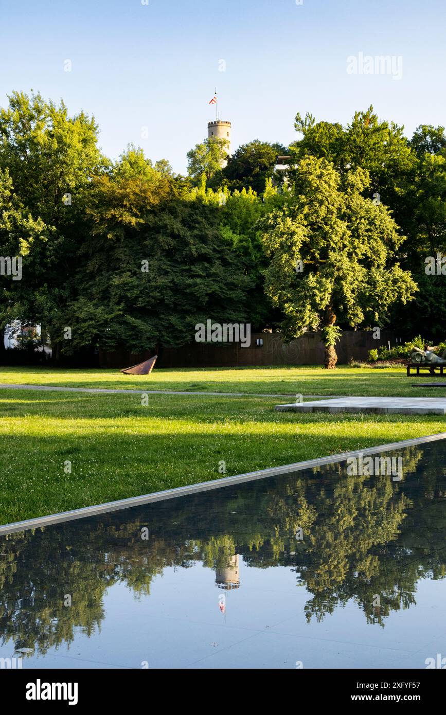 Water basin at the Kunsthalle with the reflection of the rafter bows on ...