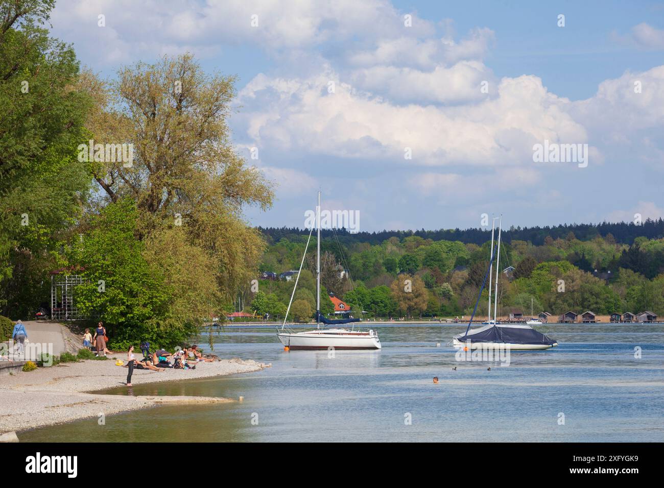 Beach and sailing boats on Lake Starnberg, Starnberg, Fünfseenland, Upper Bavaria, Bavaria ...