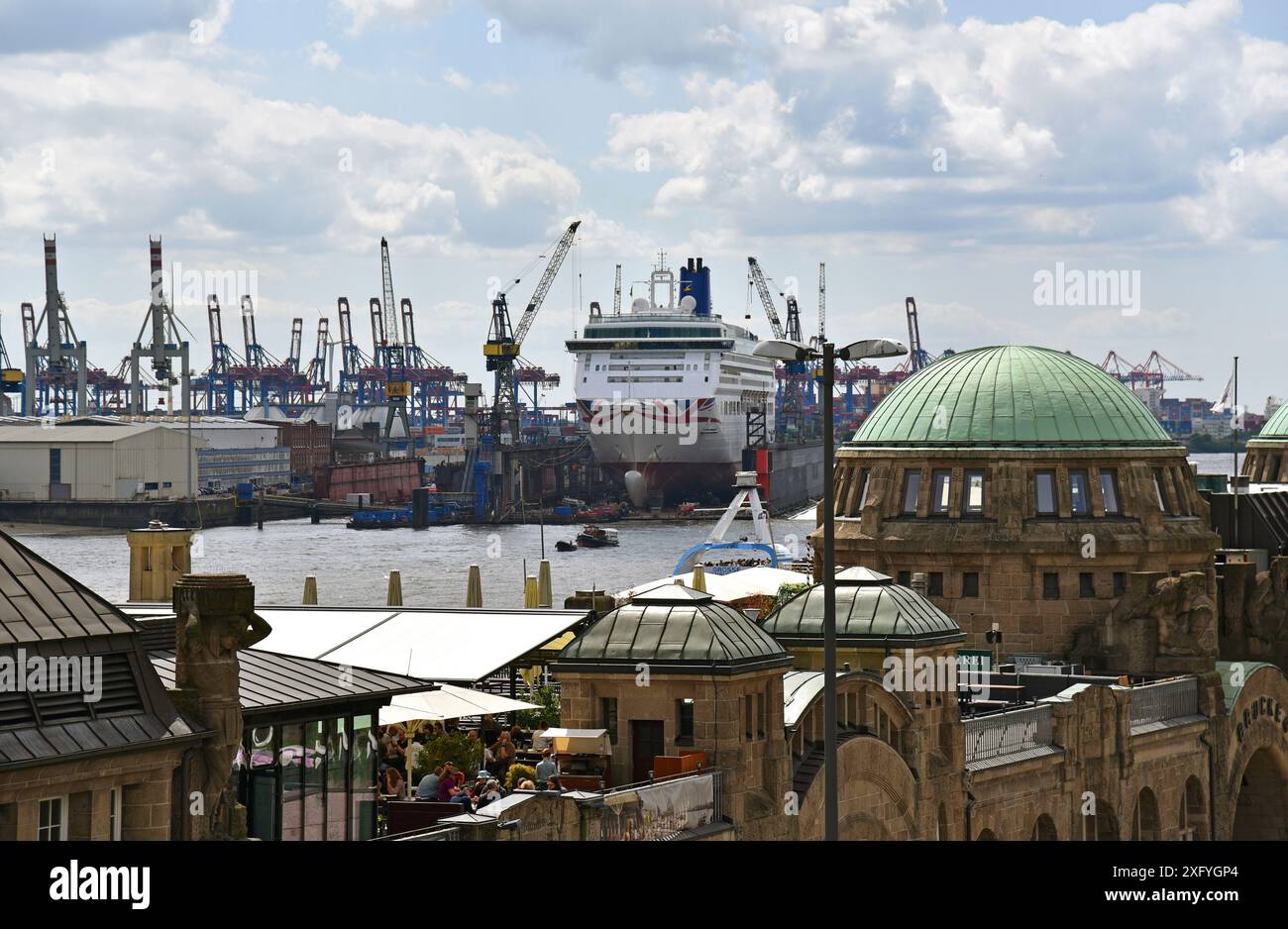 Europe, Germany, Hanseatic City of Hamburg, St. Pauli Landungsbrücken ...