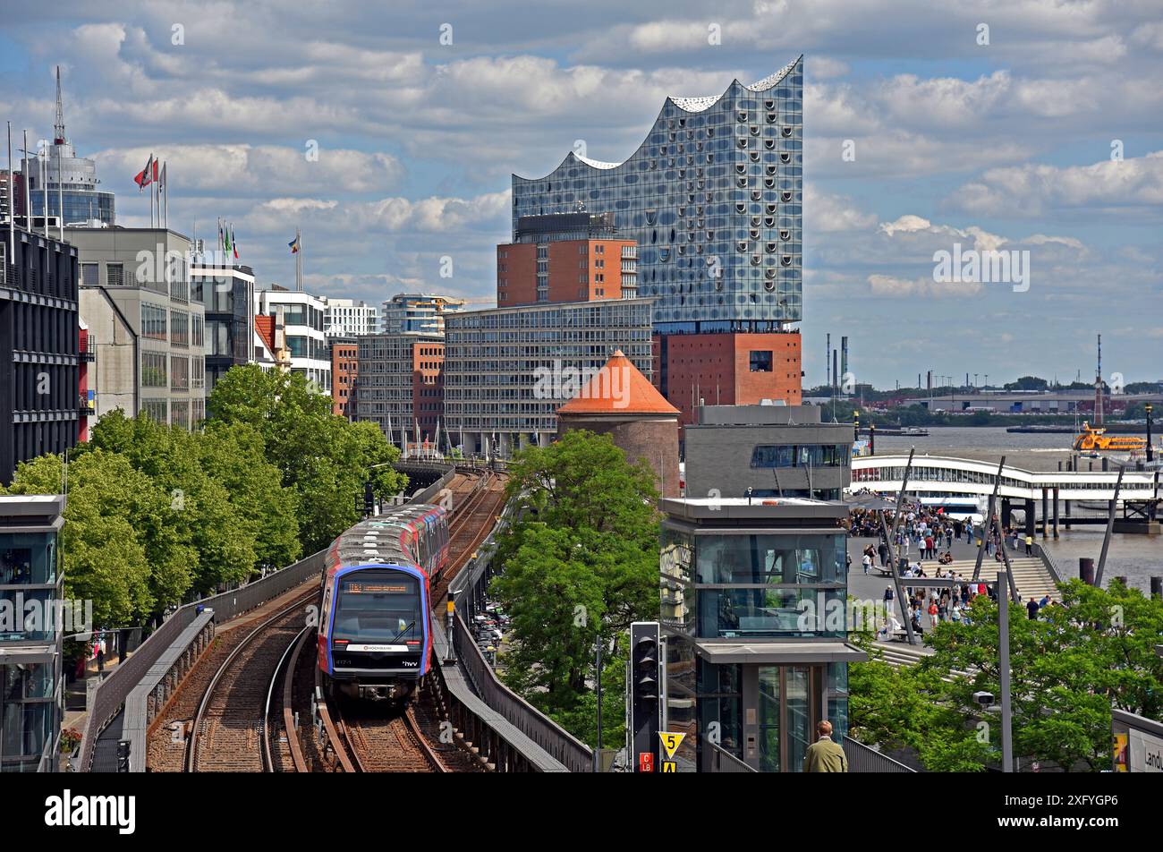 Europe, Germany, Hanseatic City of Hamburg, subway at the harbor ...