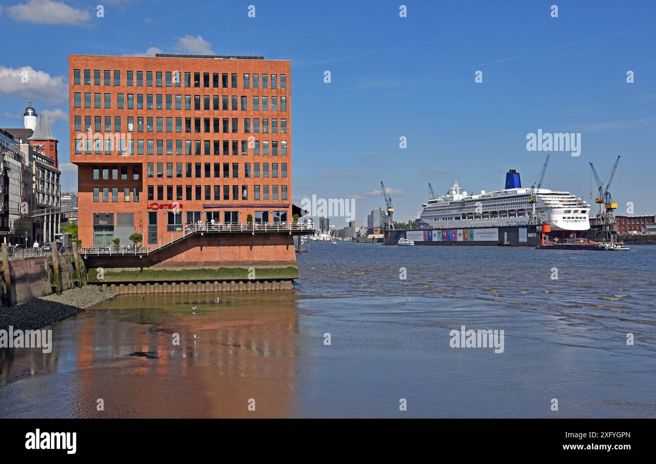 Europe, Germany, Hanseatic City of Hamburg, Elbe, harbor, view to ...