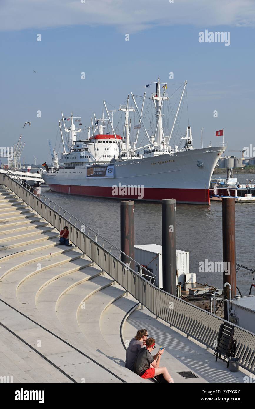 Europe, Germany, Hanseatic City of Hamburg, Port, Elbe, museum ship Cap ...