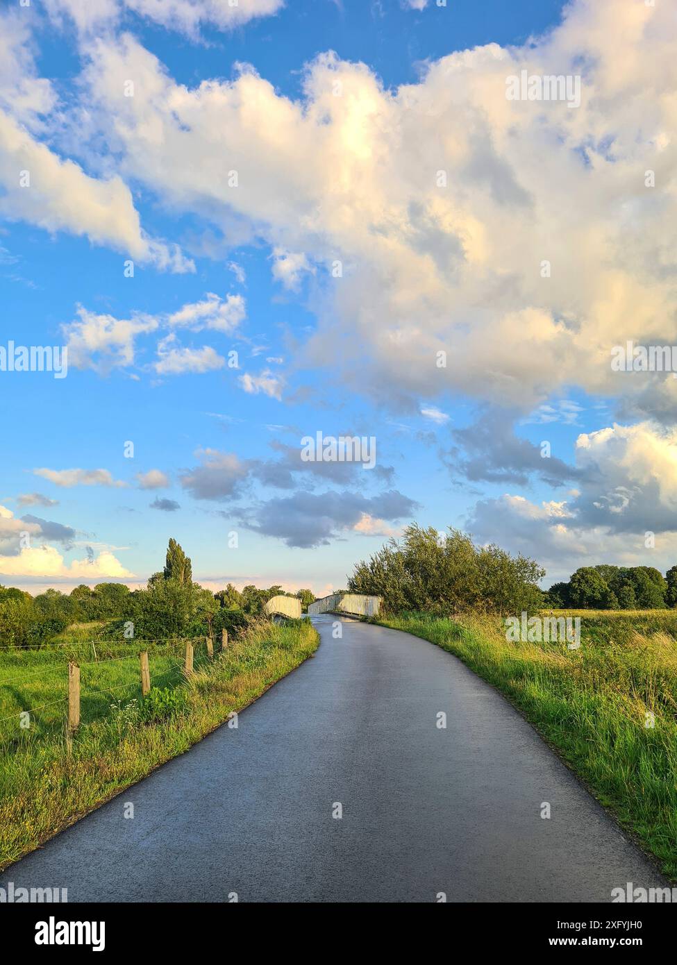 Bridge in rural area hi-res stock photography and images - Alamy