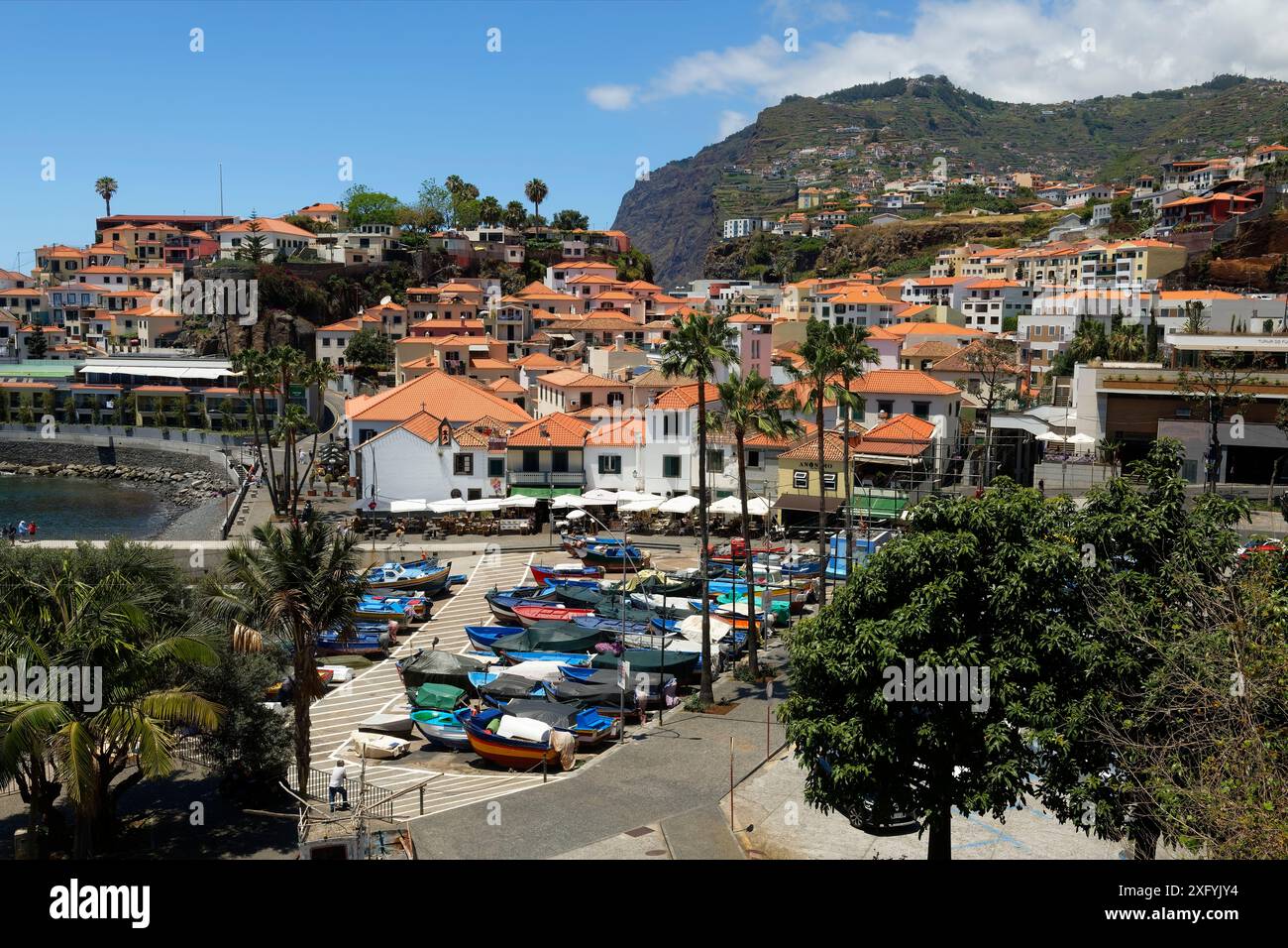 View of the fishing village of Camara de Lobos, Ilha de Madeira ...