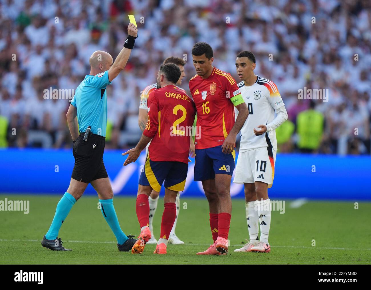 Daniel carvajal yellow card hi-res stock photography and images - Alamy