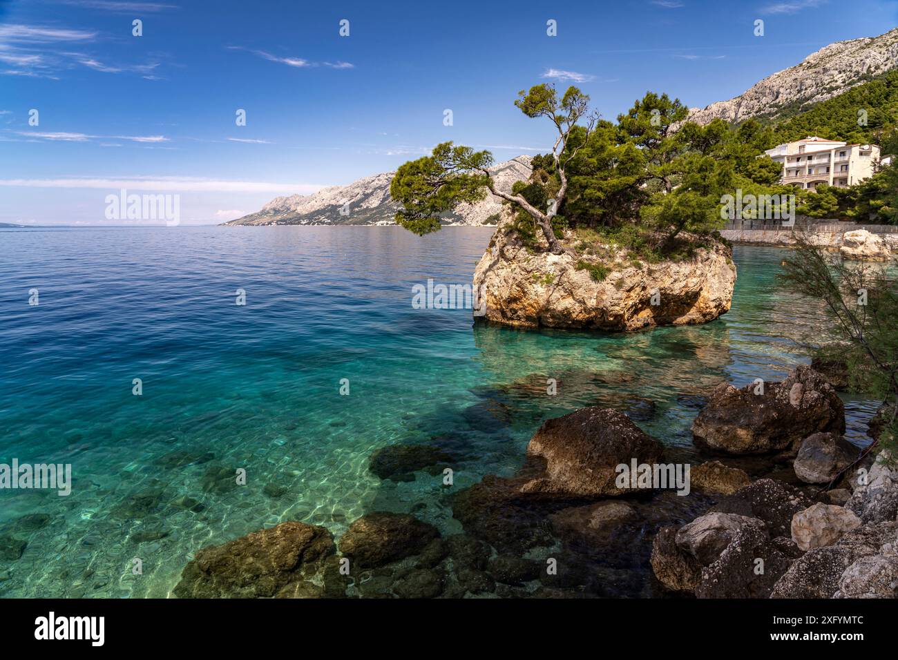 The landmark Brela stone or Kamen Brela on Punta Rata beach near Brela ...