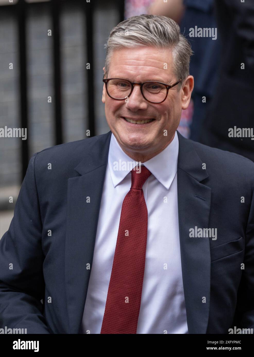 London, UK. 5th July, 2024. Sir Keir and Lady Victoria Starmer arrive ...