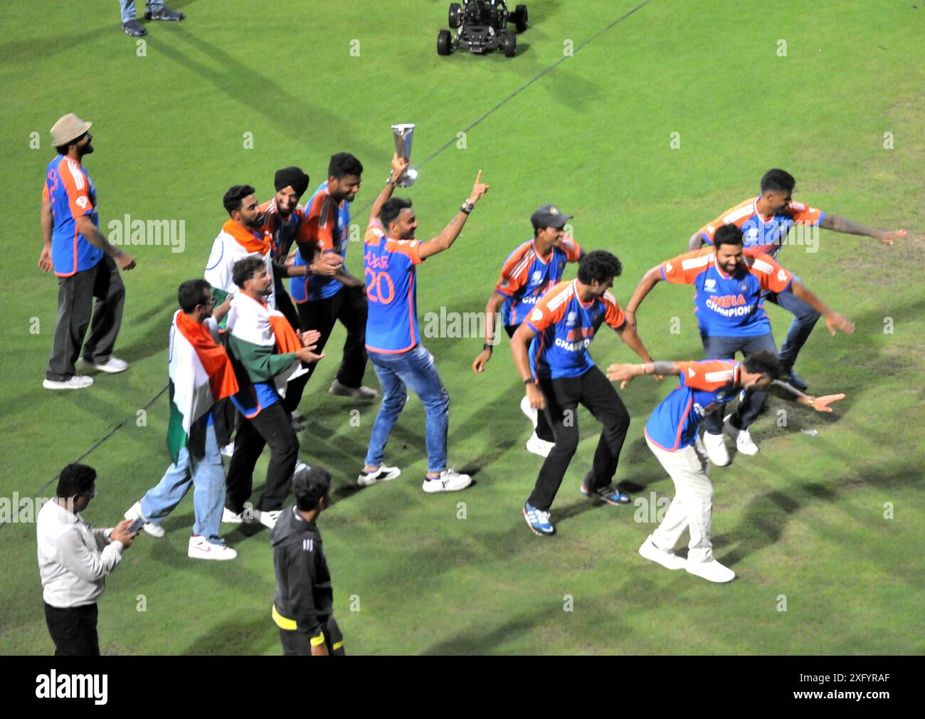 MUMBAI, INDIA - JULY 4: Indian Cricket team dance as they celebrate T20 ...