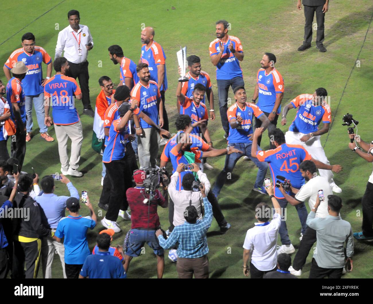 MUMBAI, INDIA - JULY 4: Indian Cricket team dance as they celebrate T20 ...