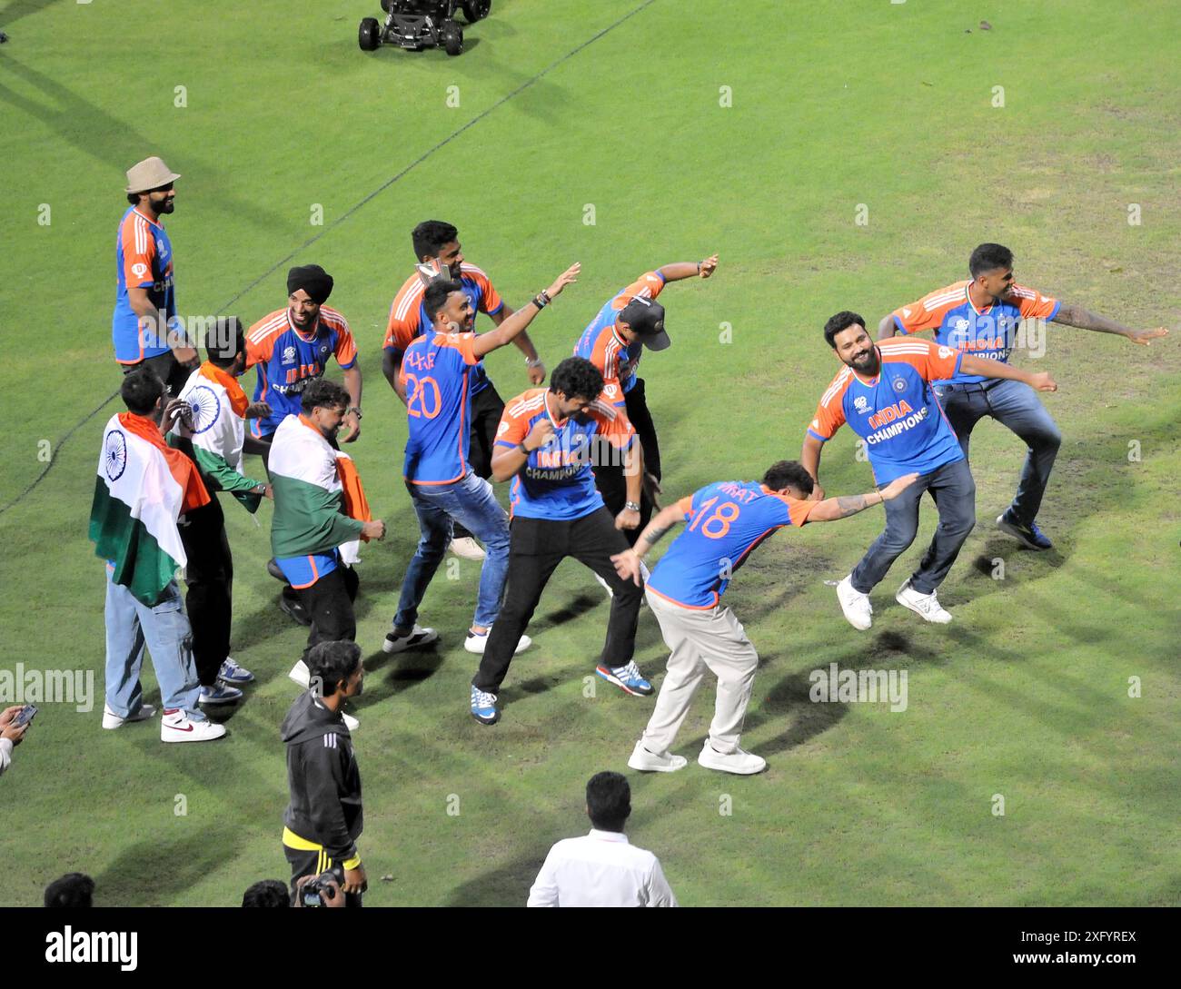 MUMBAI, INDIA - JULY 4: Indian Cricket team dance as they celebrate T20 ...