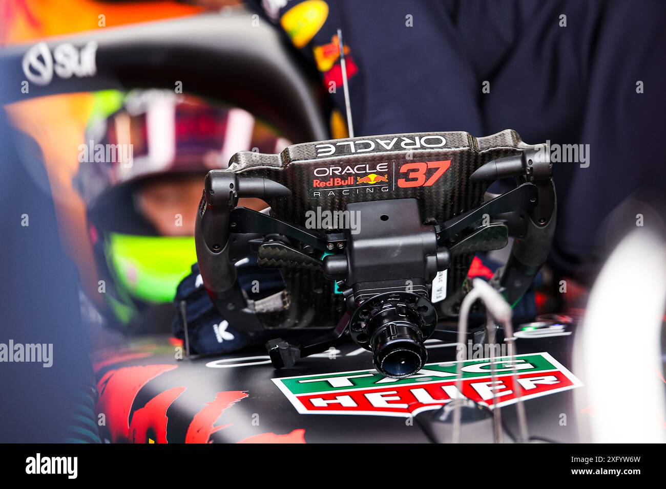 Red bull racing steering wheel hi-res stock photography and images - Alamy