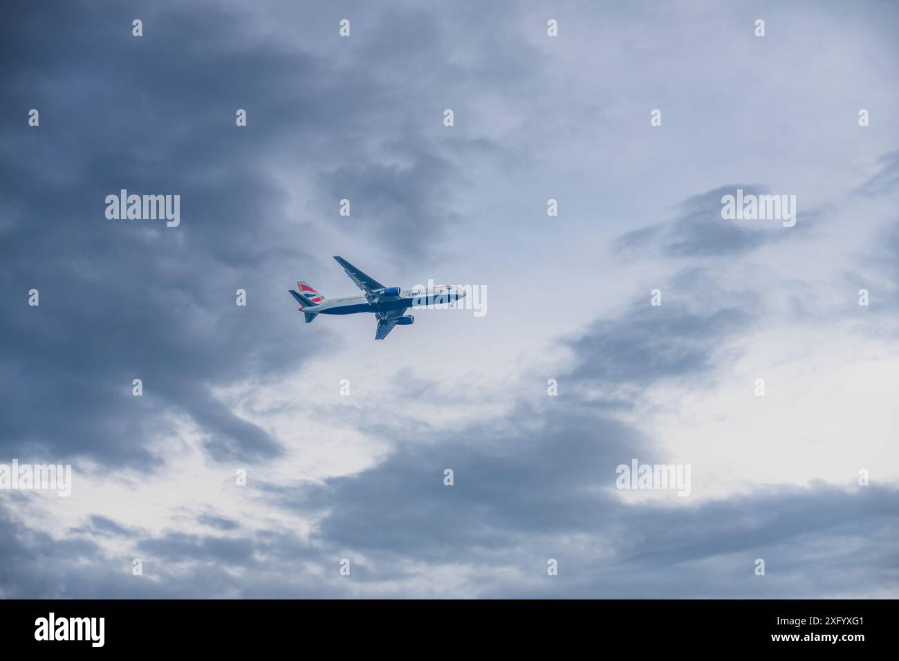 British Airways airplane landing in Nice, France Stock Photo - Alamy