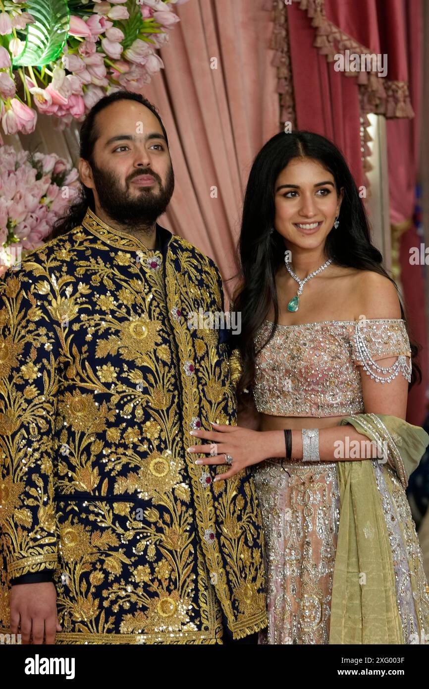 Ambani's youngest son Anant Ambani and Radhika Merchant pose for a ...
