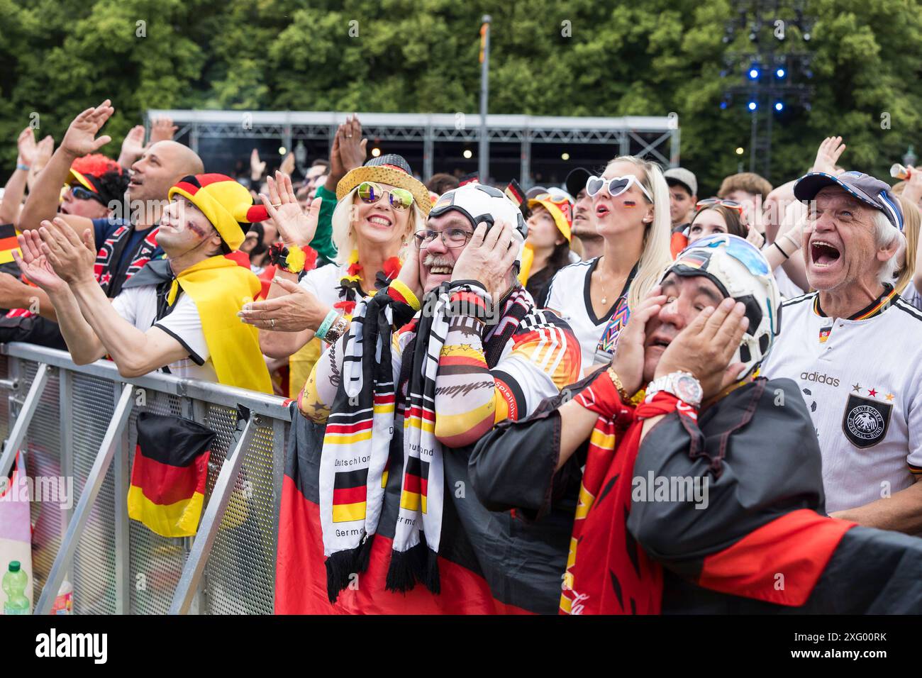 Fussball EM, Fanzone am Brandenburger Tor, Berlin, 05.07.2024 ...