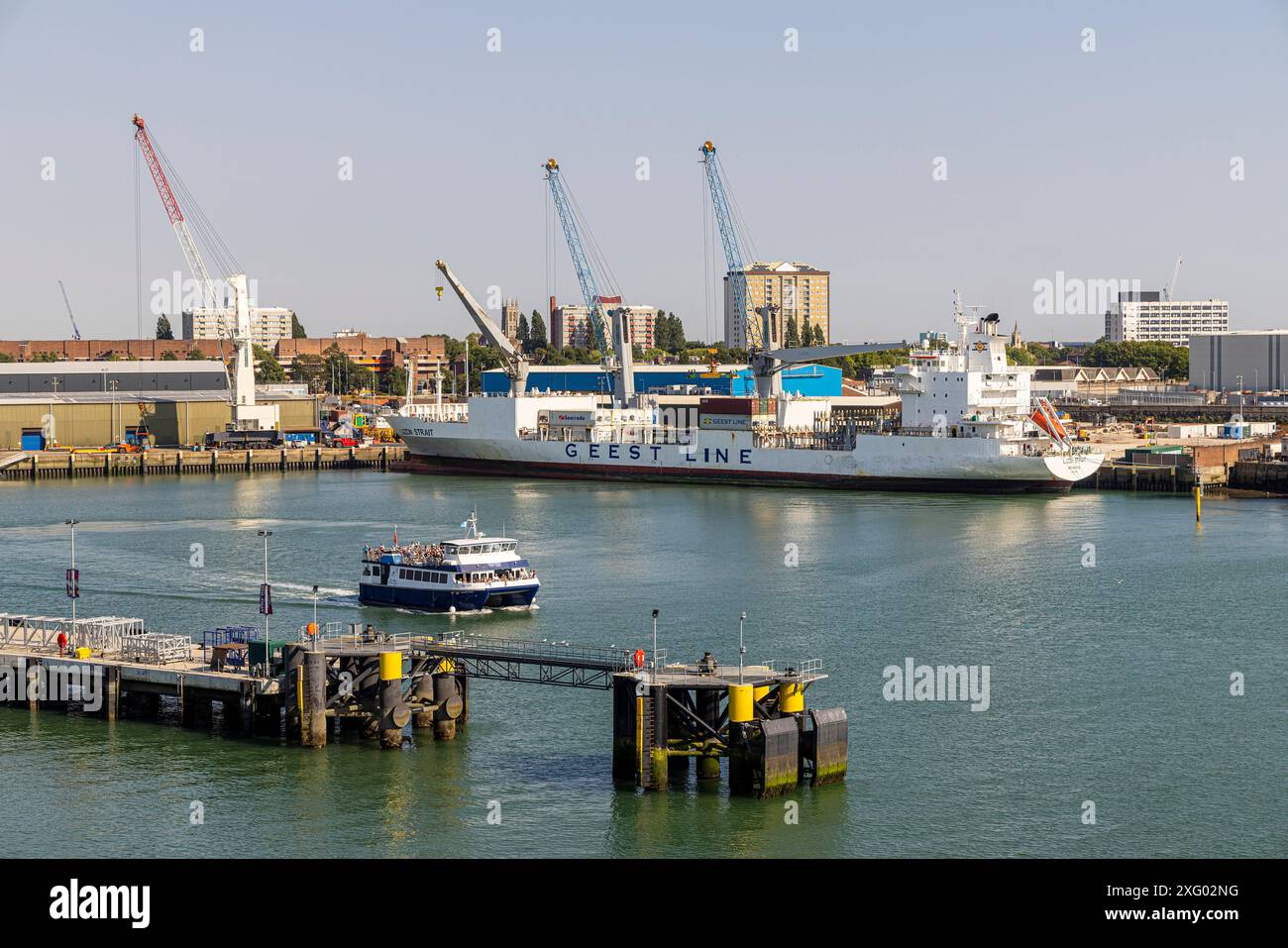 Shipping line hi-res stock photography and images - Alamy