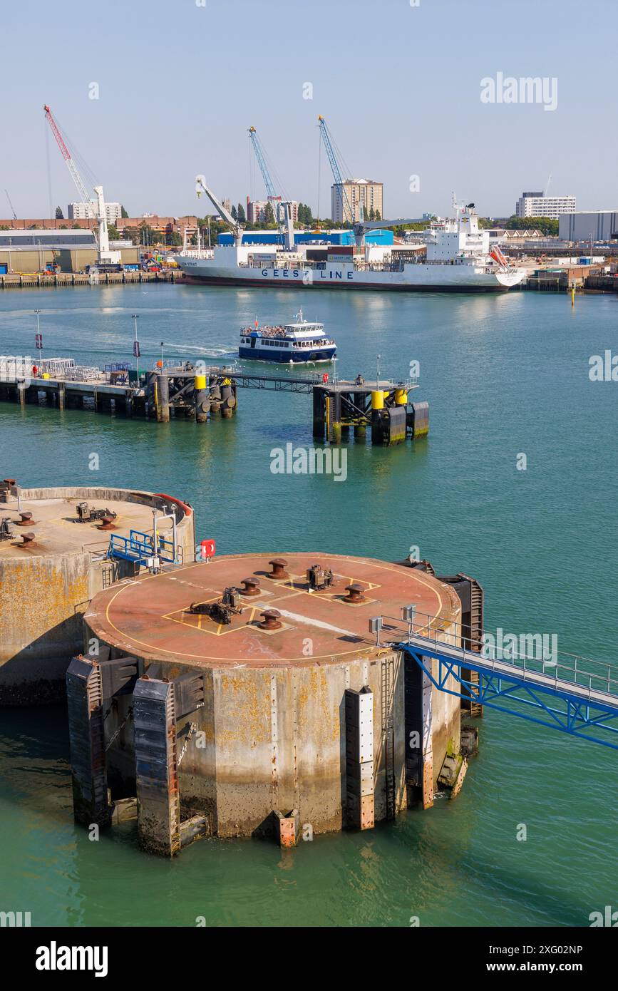 Ferry mooring jetty and shipping moored, Portsmouth, Hampshire, England ...