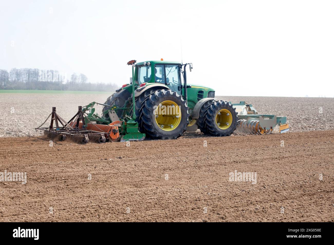 Passage of an implement train before seeding in light soils in Normandy ...