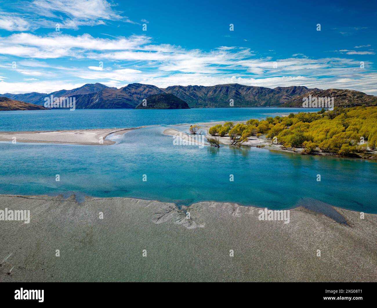 Wanaka lake, Makutikuti river, Otago, Southern Island, New-Zealand ...